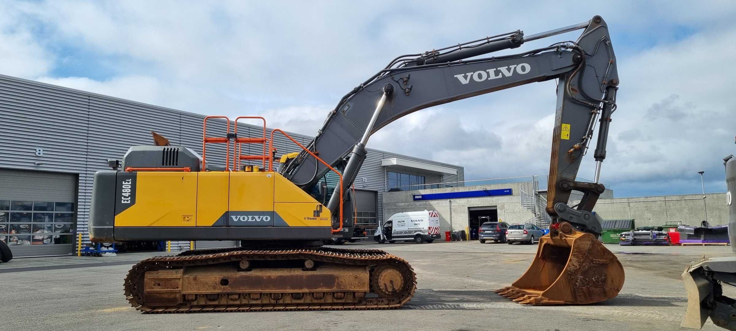 VOLVO EC480E L - NOTUÐ VÉL | Veltir